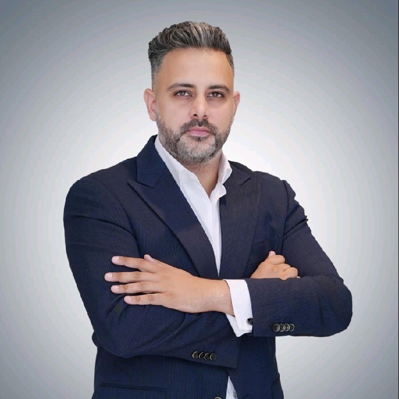 Meet the Team - Castles Plaza Real Estate